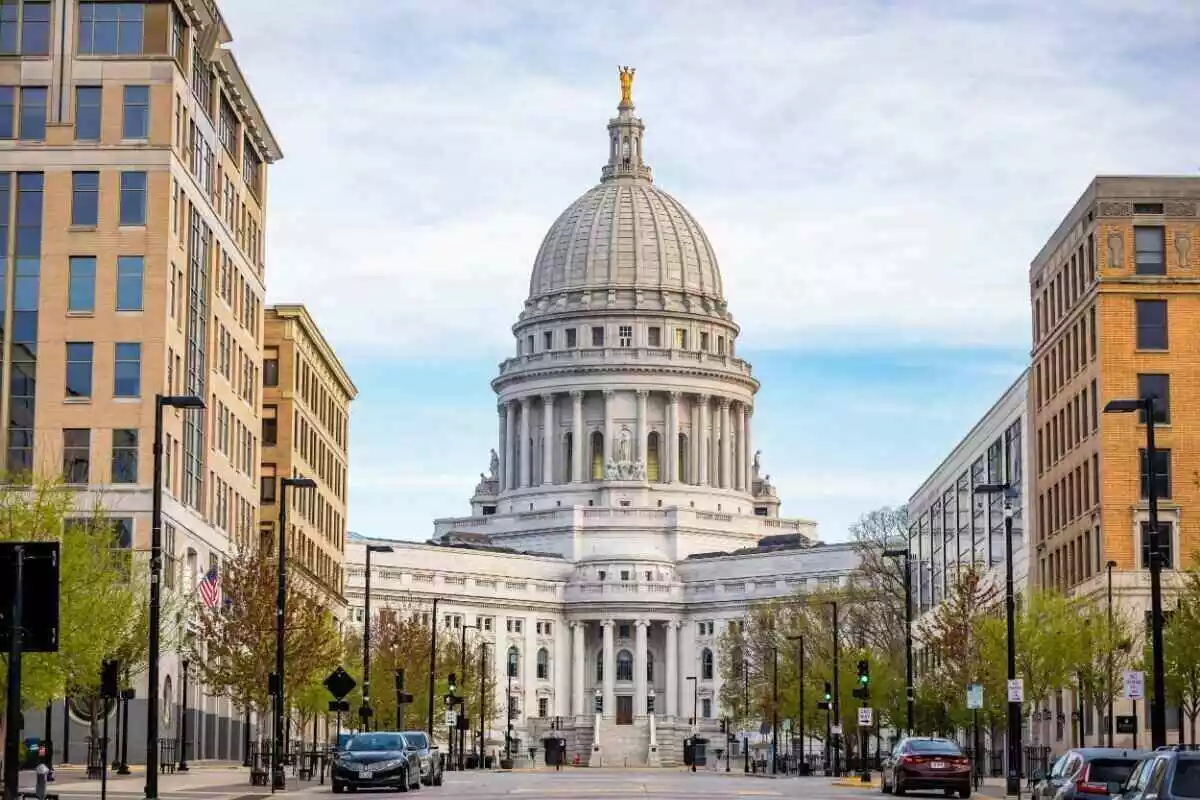 Wisconsin Lawmakers Seek To Pass Online Sports Betting Bill
